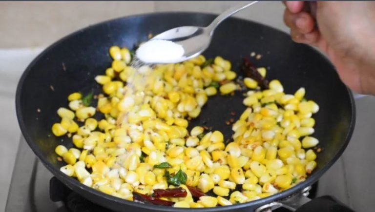 Sweet corn sundal | Sweet corn usli recipe - Palate's Desire